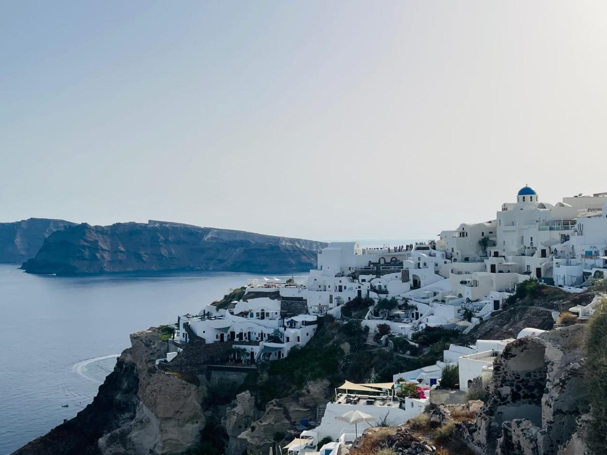 The two beautiful Greek Islands – Keep it simple, stupid.